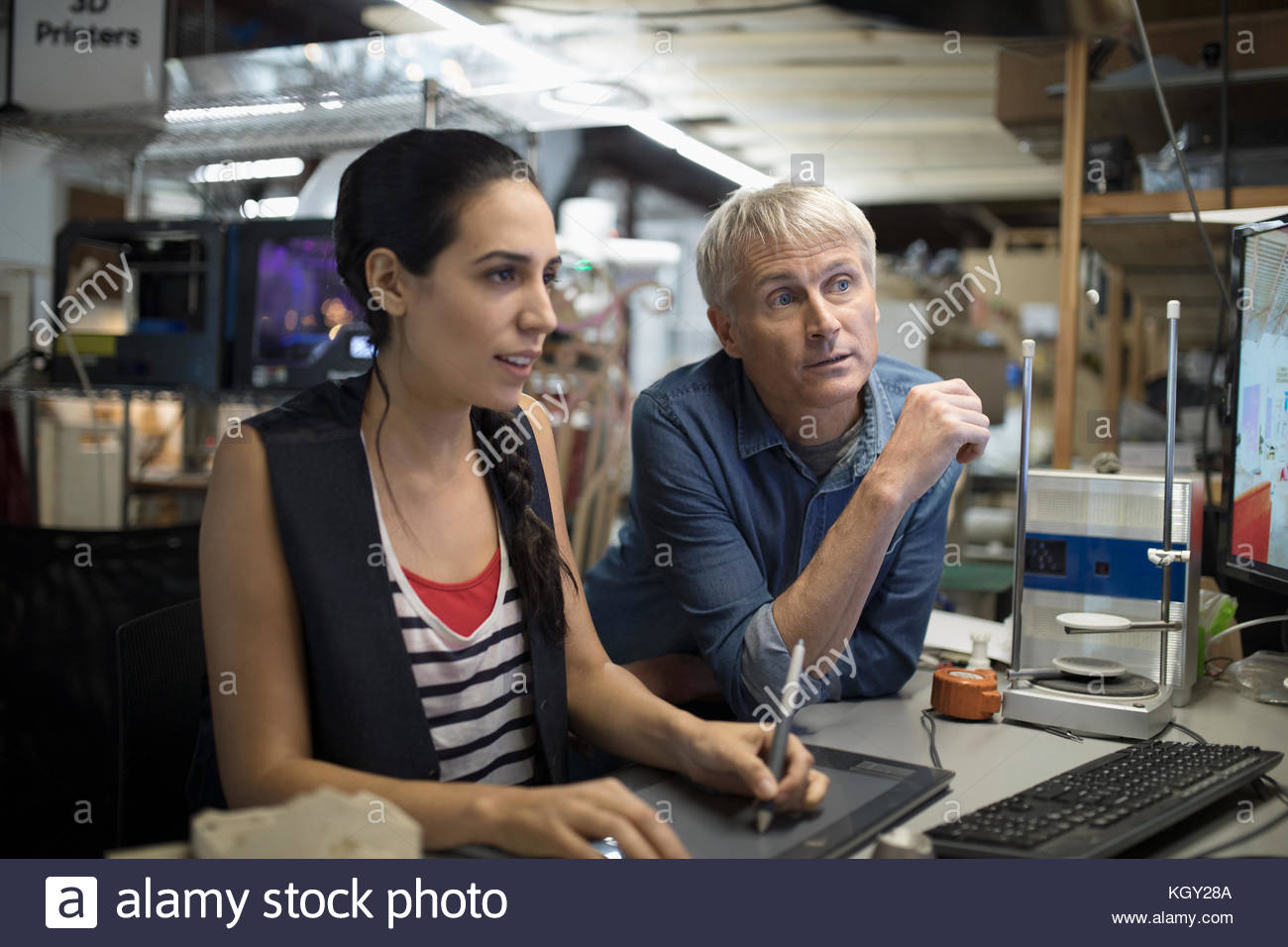 Graphic designer computer person hi-res stock photography and images ...