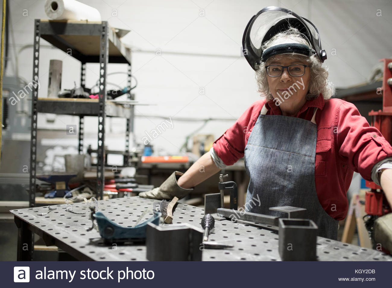 Woman welder hi-res stock photography and images - Alamy