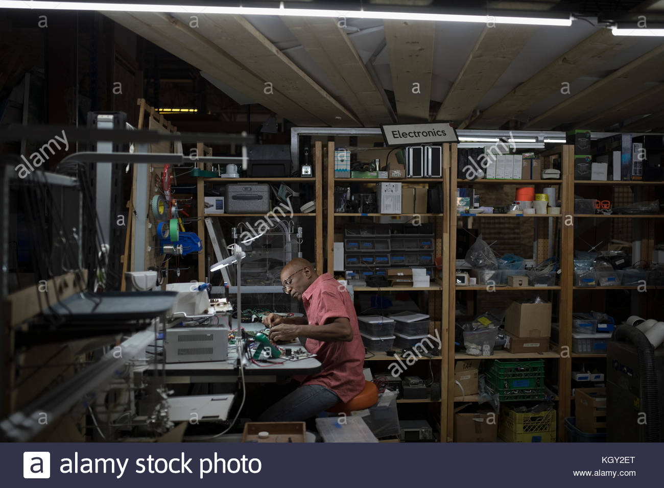 Workbench working hi-res stock photography and images - Alamy