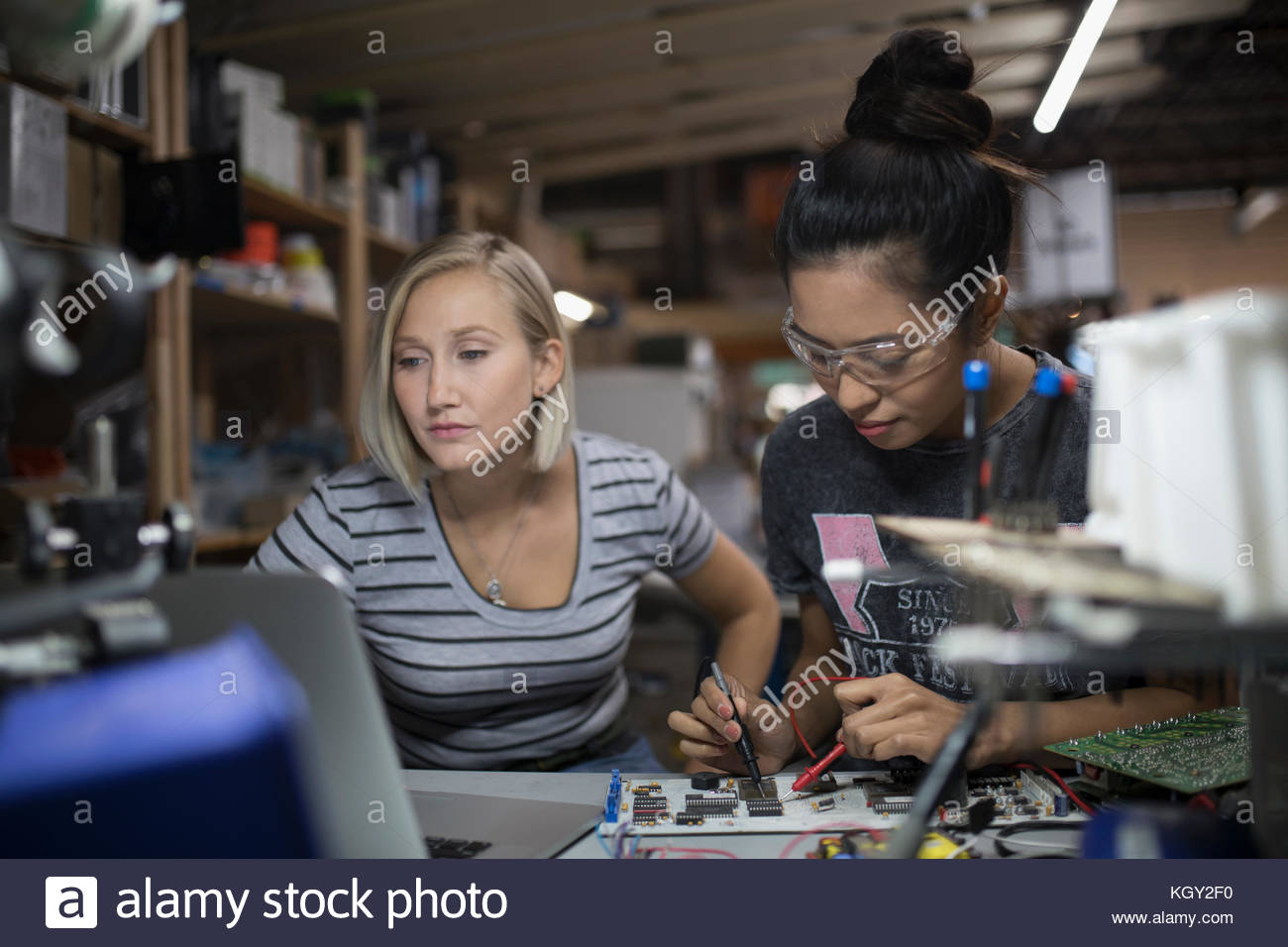 Engineer soldering circuit board hi-res stock photography and images ...