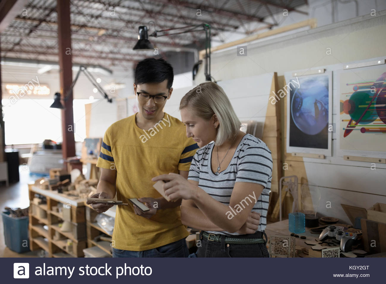 Craftspeople craftsperson hi-res stock photography and images - Alamy