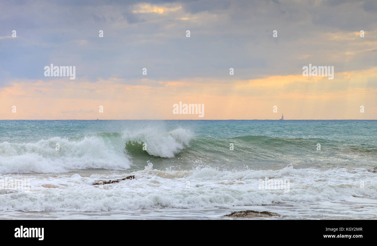 Waves at coast hi-res stock photography and images - Alamy