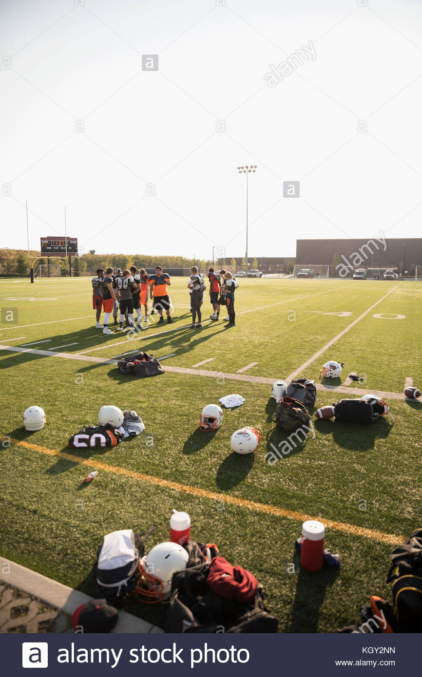 Team player cooperation hi-res stock photography and images - Alamy