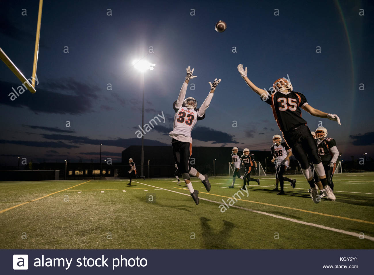 American football receiver boy hi-res stock photography and images - Alamy