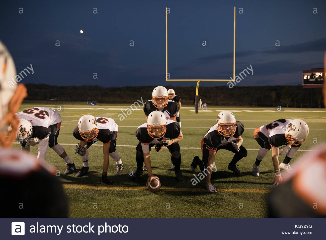 Football game image hi-res stock photography and images - Alamy
