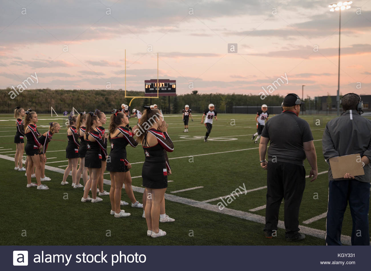 Cheerleading asian student hi-res stock photography and images - Alamy