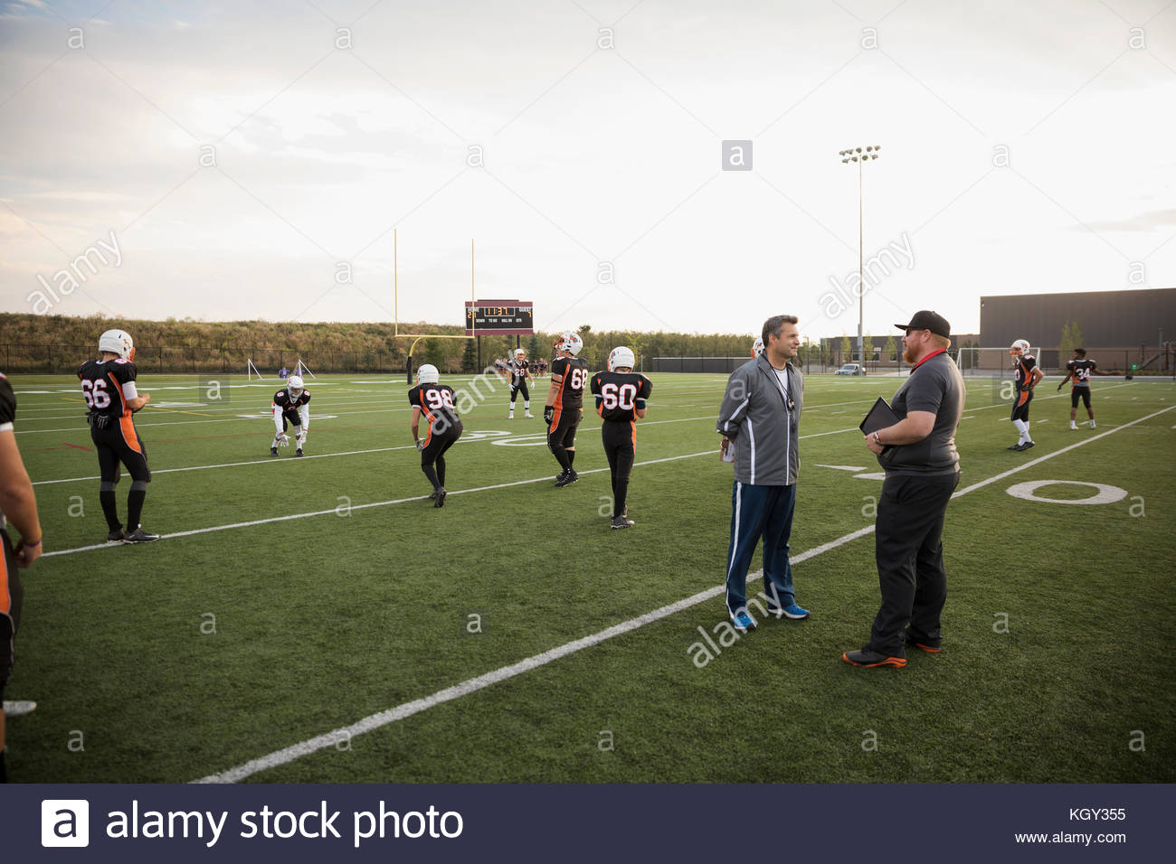 Team coaching hi-res stock photography and images - Alamy