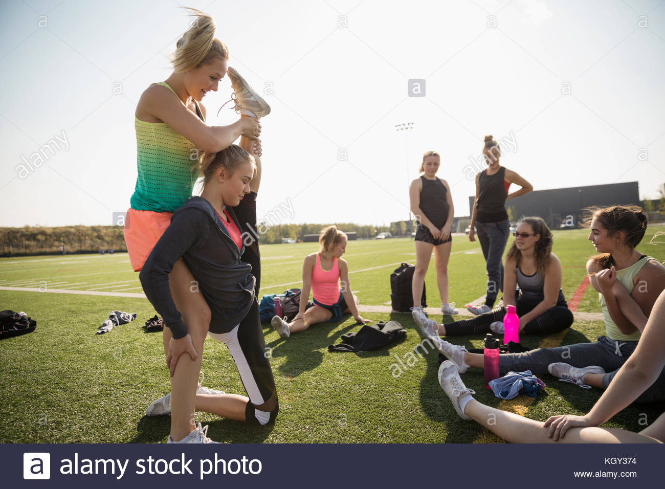 Group women stretching autumn hi-res stock photography and images - Alamy