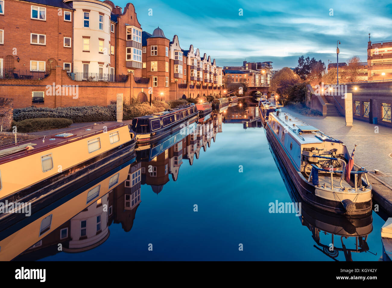 Great british canals hi-res stock photography and images - Alamy
