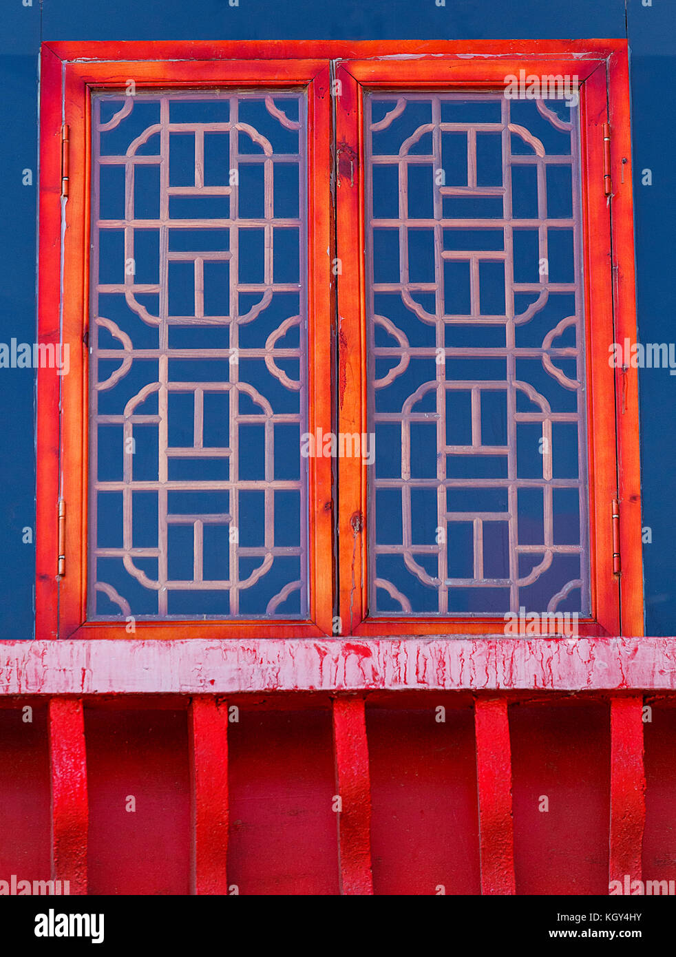 chinese red window Stock Photo - Alamy