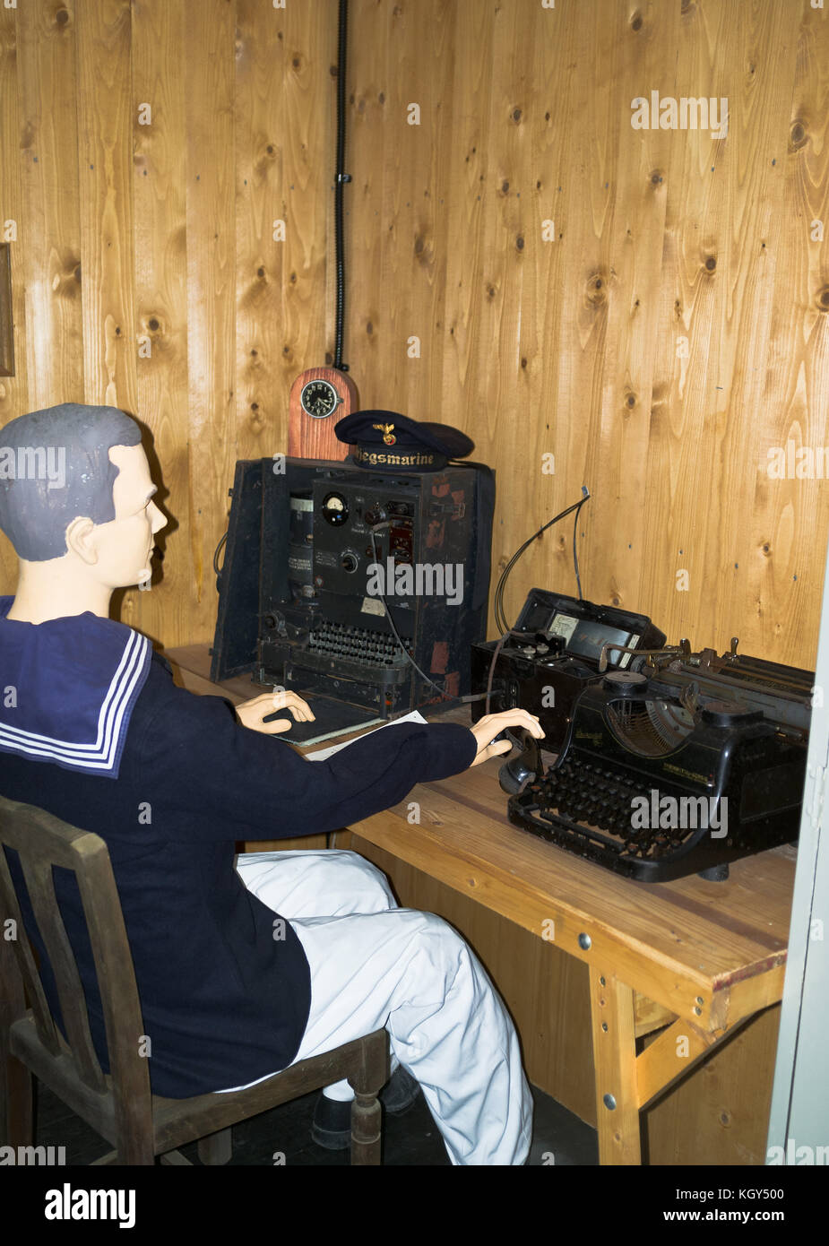 Ww2 hq hi-res stock photography and images - Alamy