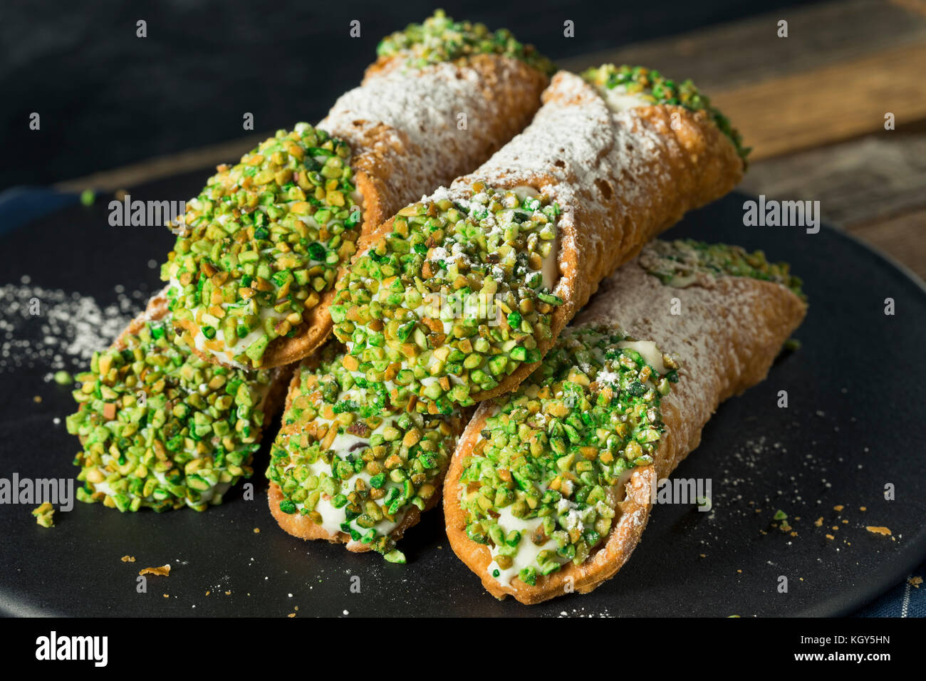 Traditional Homemade Sicilian Cannolis with Pistachios Stock Photo - Alamy