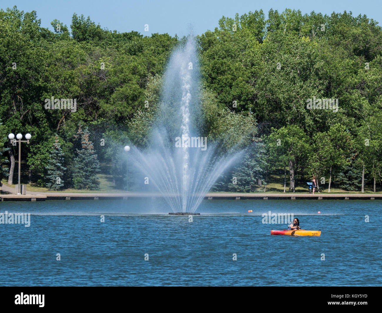 Kayaker and fountain, Wascana Lake, Regina, Saskatchewan, Canada Stock ...