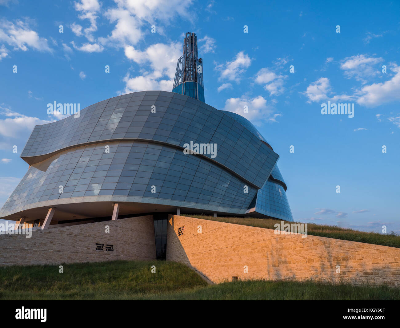 Museum of human rights, winnipeg hi-res stock photography and images ...