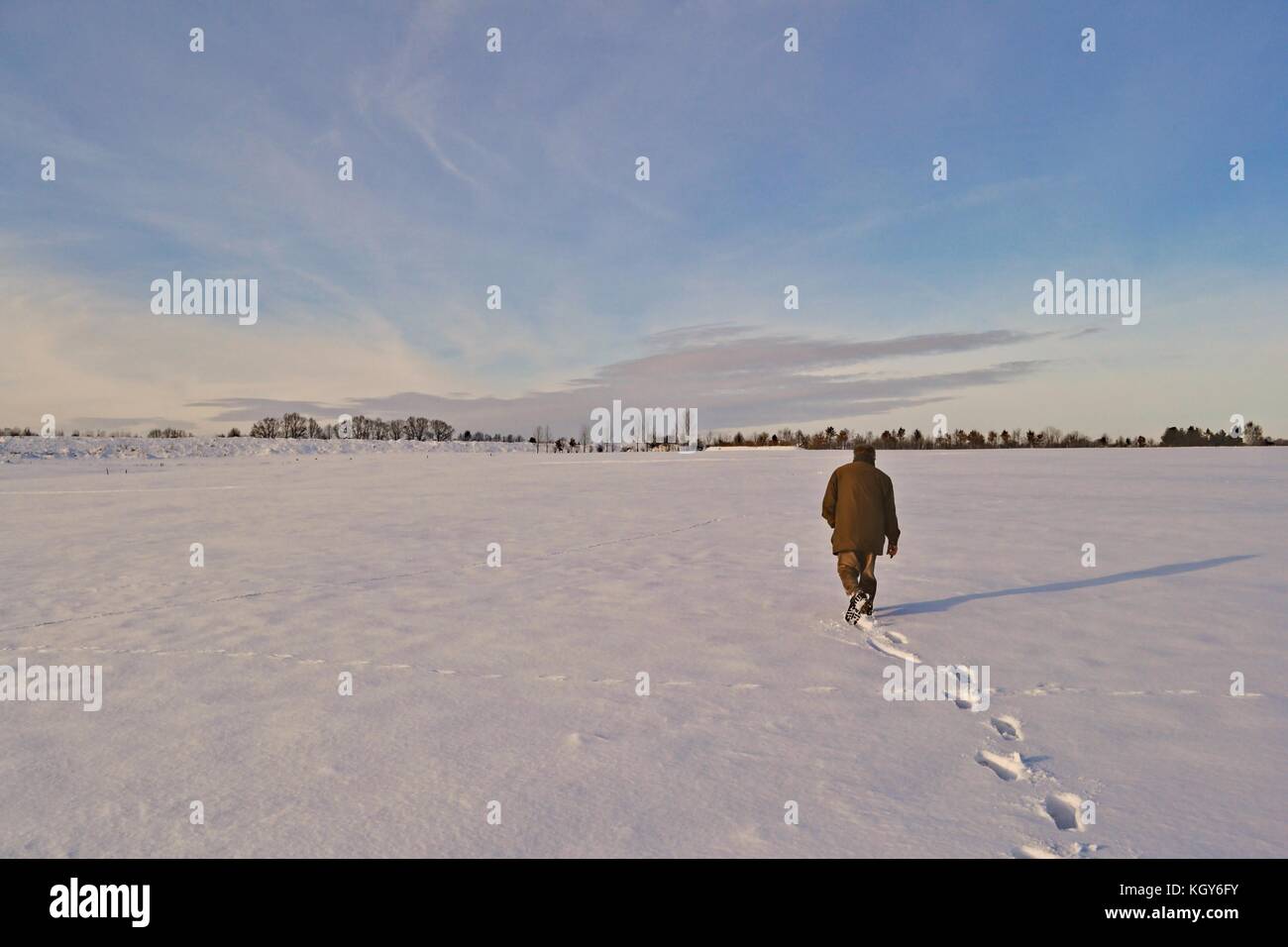 Walking through snow blizzard hi-res stock photography and images - Alamy
