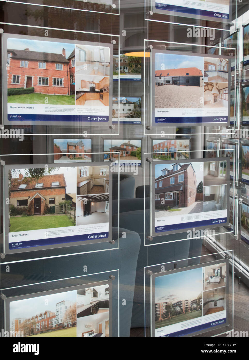 Promote estate agent hi-res stock photography and images - Alamy