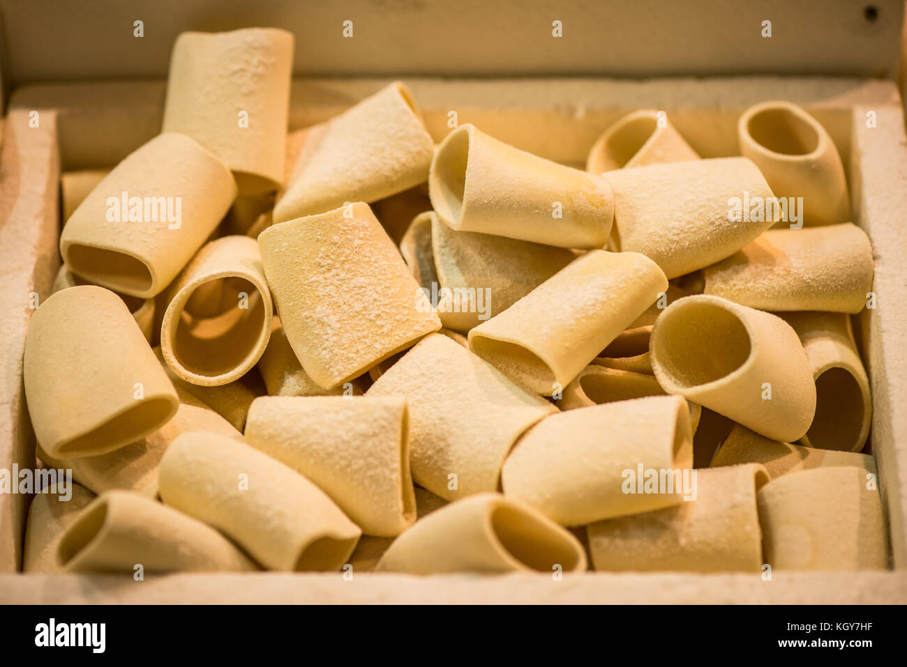 Paccheri hi-res stock photography and images - Alamy