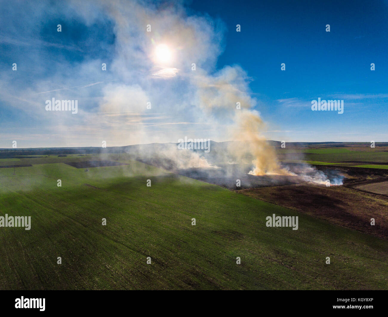 Fire aerial view hi-res stock photography and images - Alamy