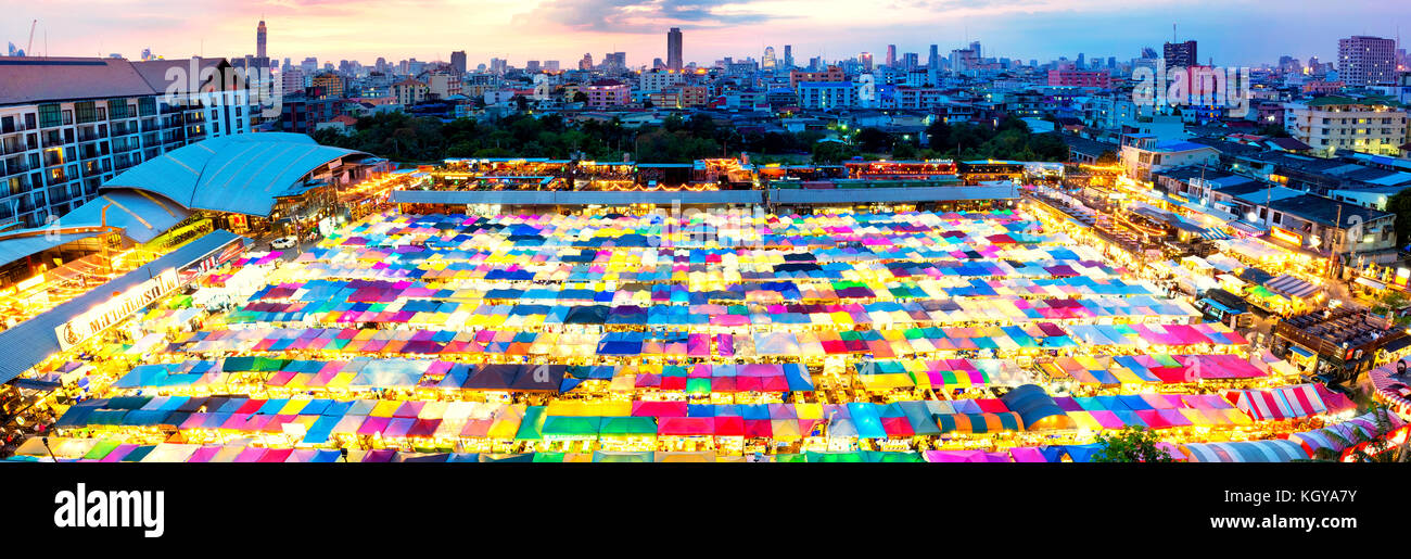The New Rod Fai Train Market Ratchada, Bangkok, Thailand Stock Photo ...