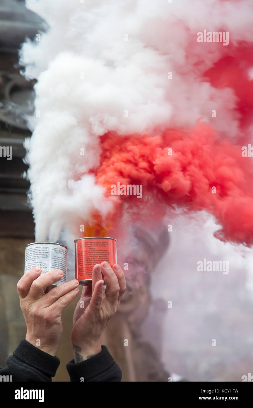 Gdansk, Poland. 11th Nov, 2017. White and red smoke signals during ...
