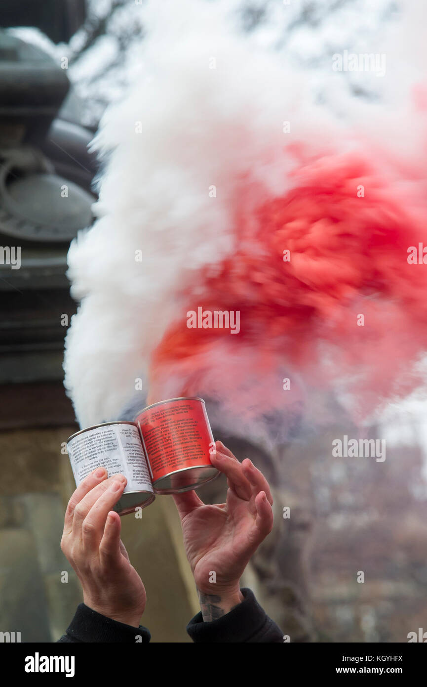 Gdansk, Poland. 11th Nov, 2017. White and red smoke signals during ...