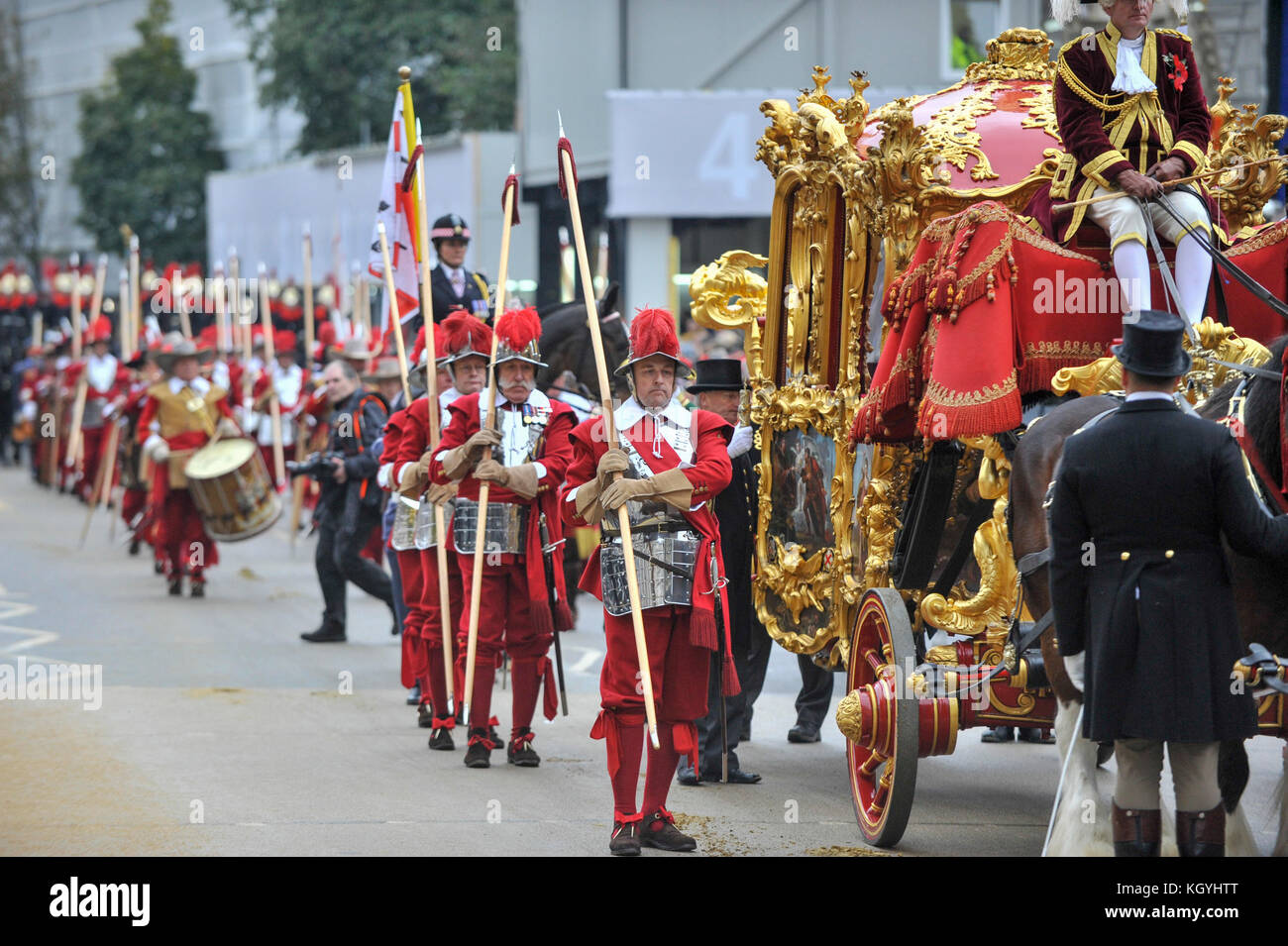 Lord mayor london hat hi-res stock photography and images - Alamy