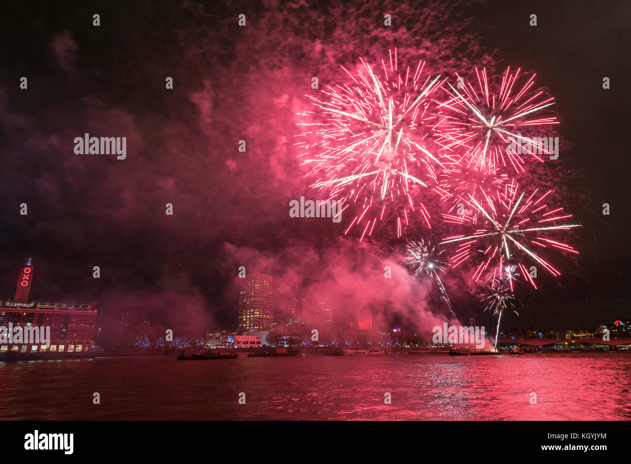 London, UK. 11th Nov, 2017. A fireworks display takes place over the ...