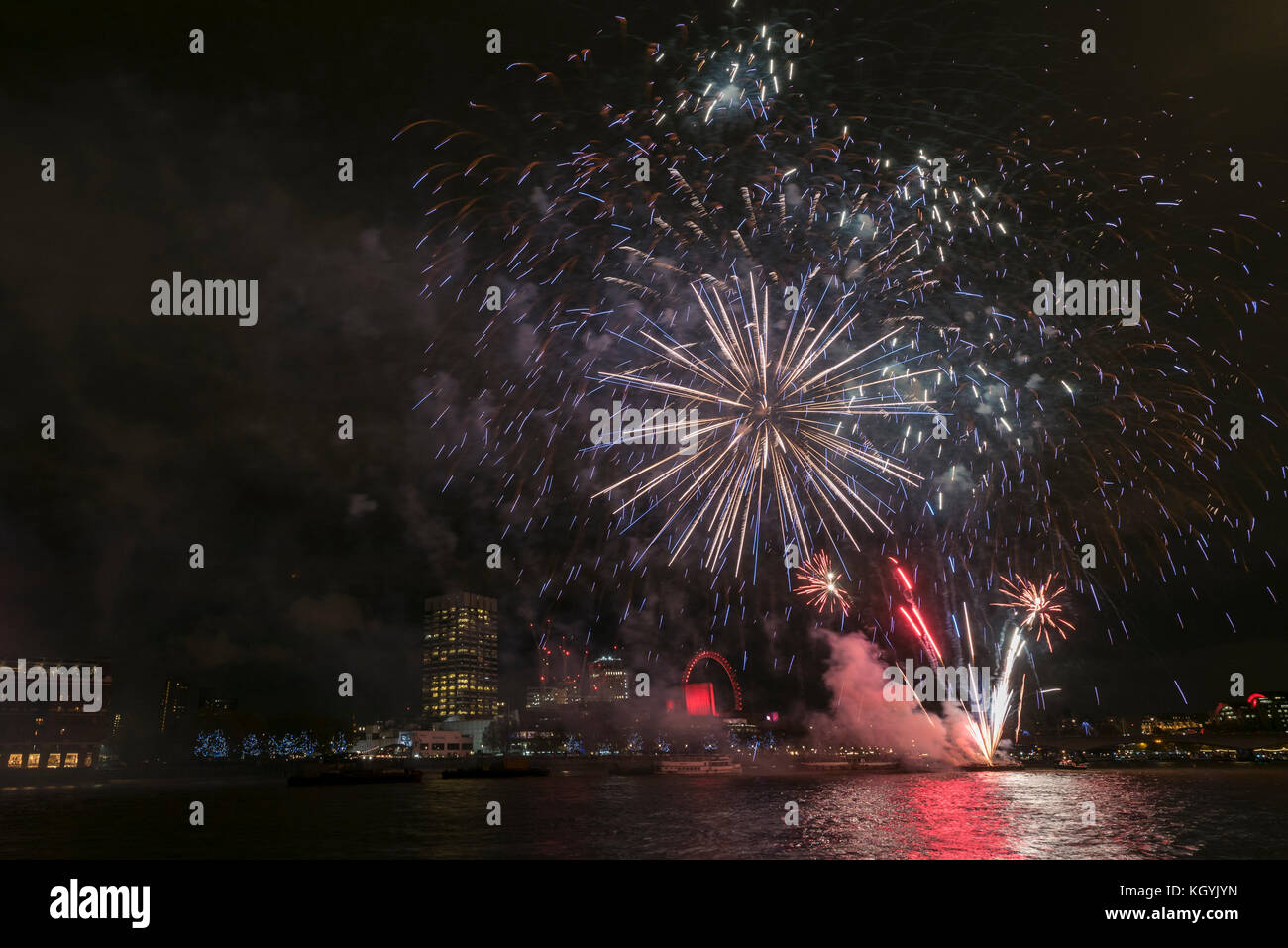 London, UK. 11th Nov, 2017. A fireworks display takes place over the ...