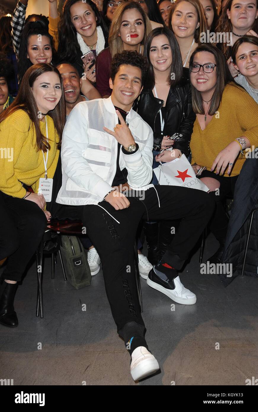 New York, NY, USA. 10th Nov, 2017. Austin Mahone at in-store appearance ...
