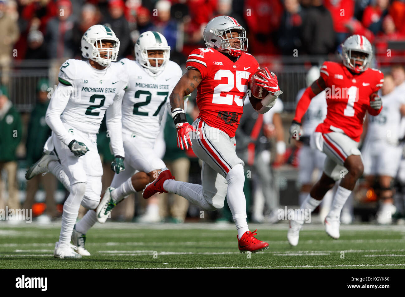Ohio Stadium, Columbus, OH, USA. 11th Nov, 2017. Ohio State Buckeyes running back Mike Weber (25 ...