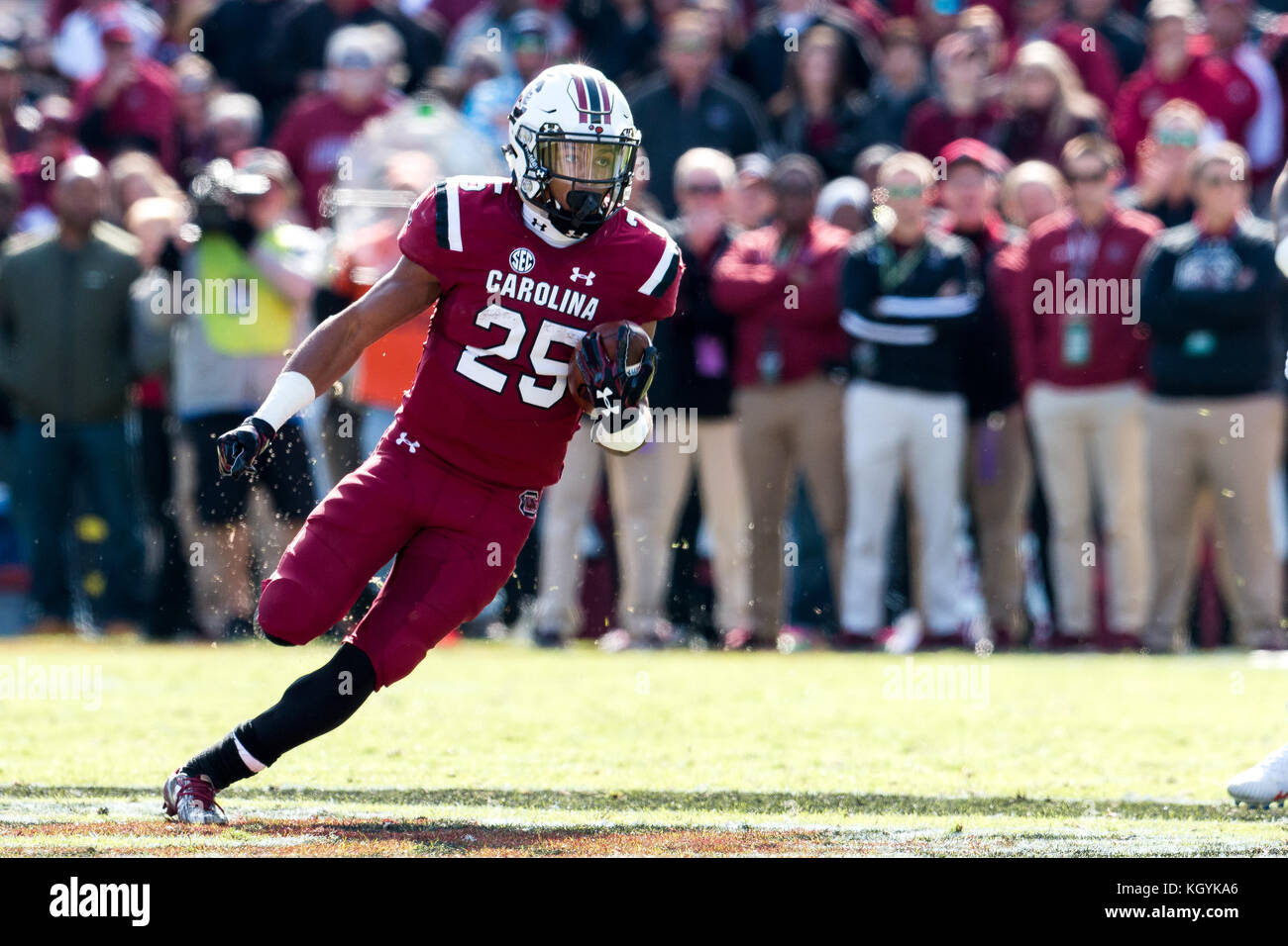November 11, 2017: A.J. Turner (25) of the South Carolina turns up ...