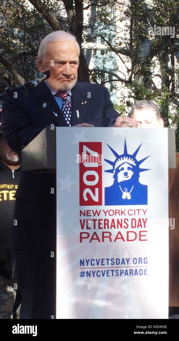 New York, New York, USA. 11th Nov, 2017. New York City Veteran's Day ...
