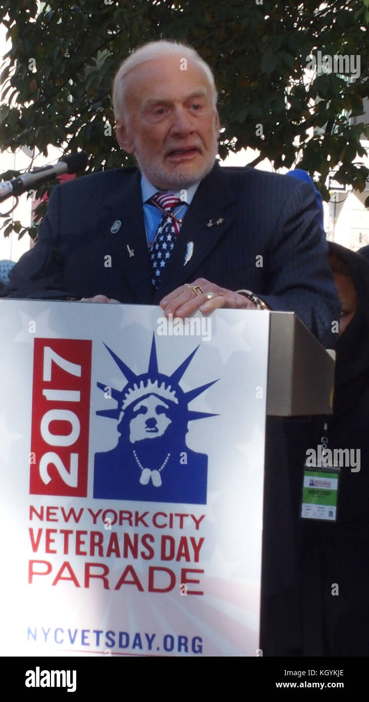 New York, New York, USA. 11th Nov, 2017. New York City Veteran's Day ...
