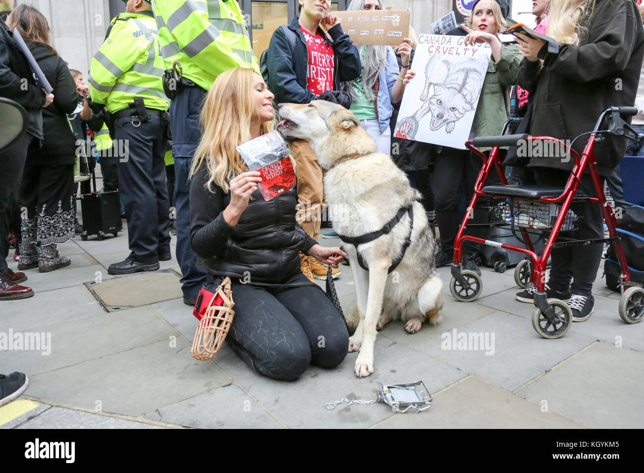London, UK. 11th Nov, 2017. Anti fur protesters demonstrate outside the ...