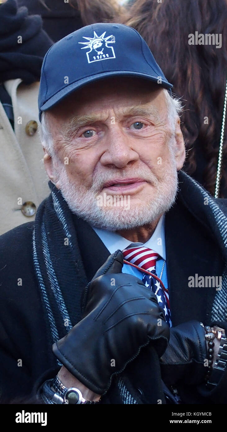 New York, New York, USA. 11th Nov, 2017. New York City Veteran's Day ...