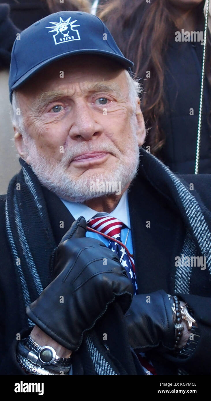 New York, New York, USA. 11th Nov, 2017. New York City Veteran's Day ...
