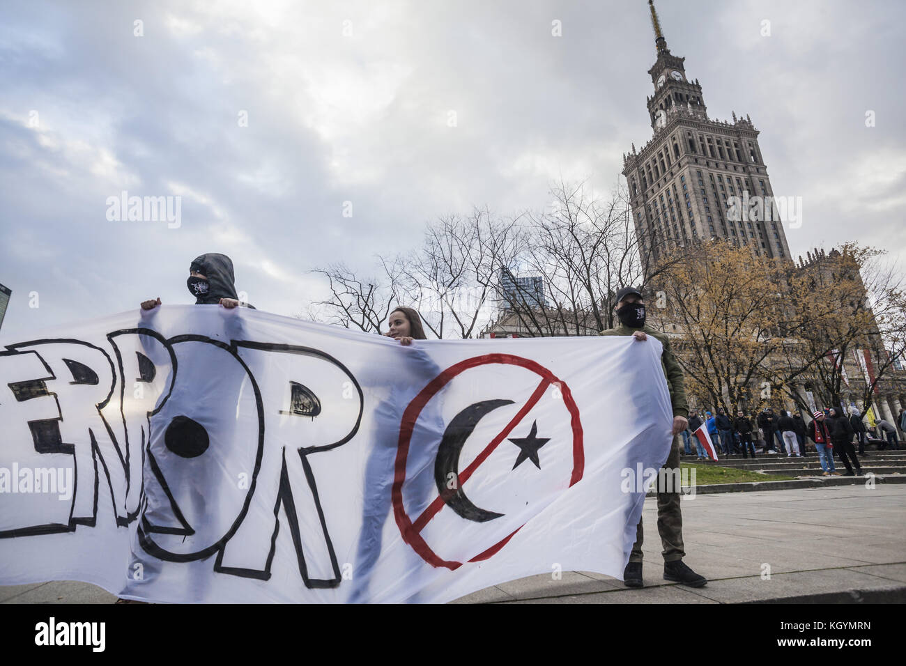 Warsaw, Mazovia, Poland. 11th Nov, 2017. Participants of the march ...