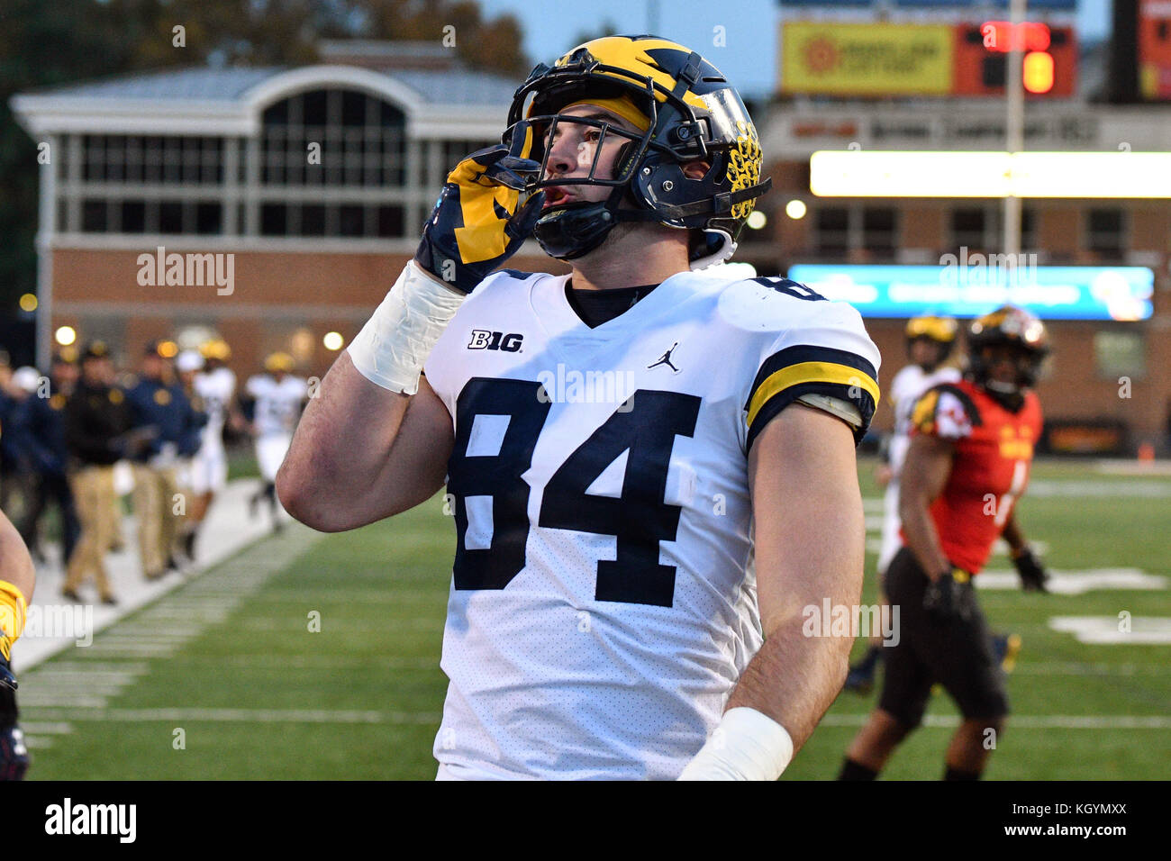 College Park, Maryland, USA. 11th Nov, 2017. Michigan Wolverines tight ...