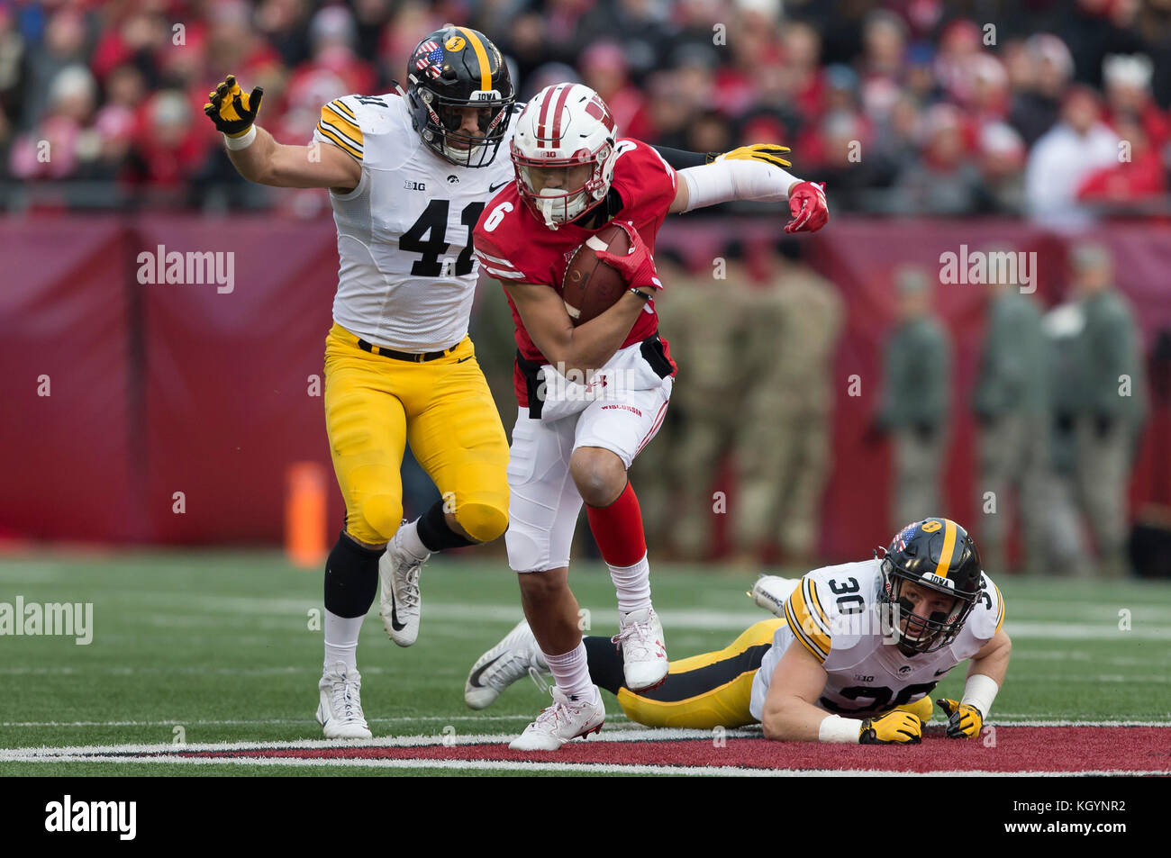 Madison, WI, USA. 11th Nov, 2017. Wisconsin Badgers wide receiver Danny ...