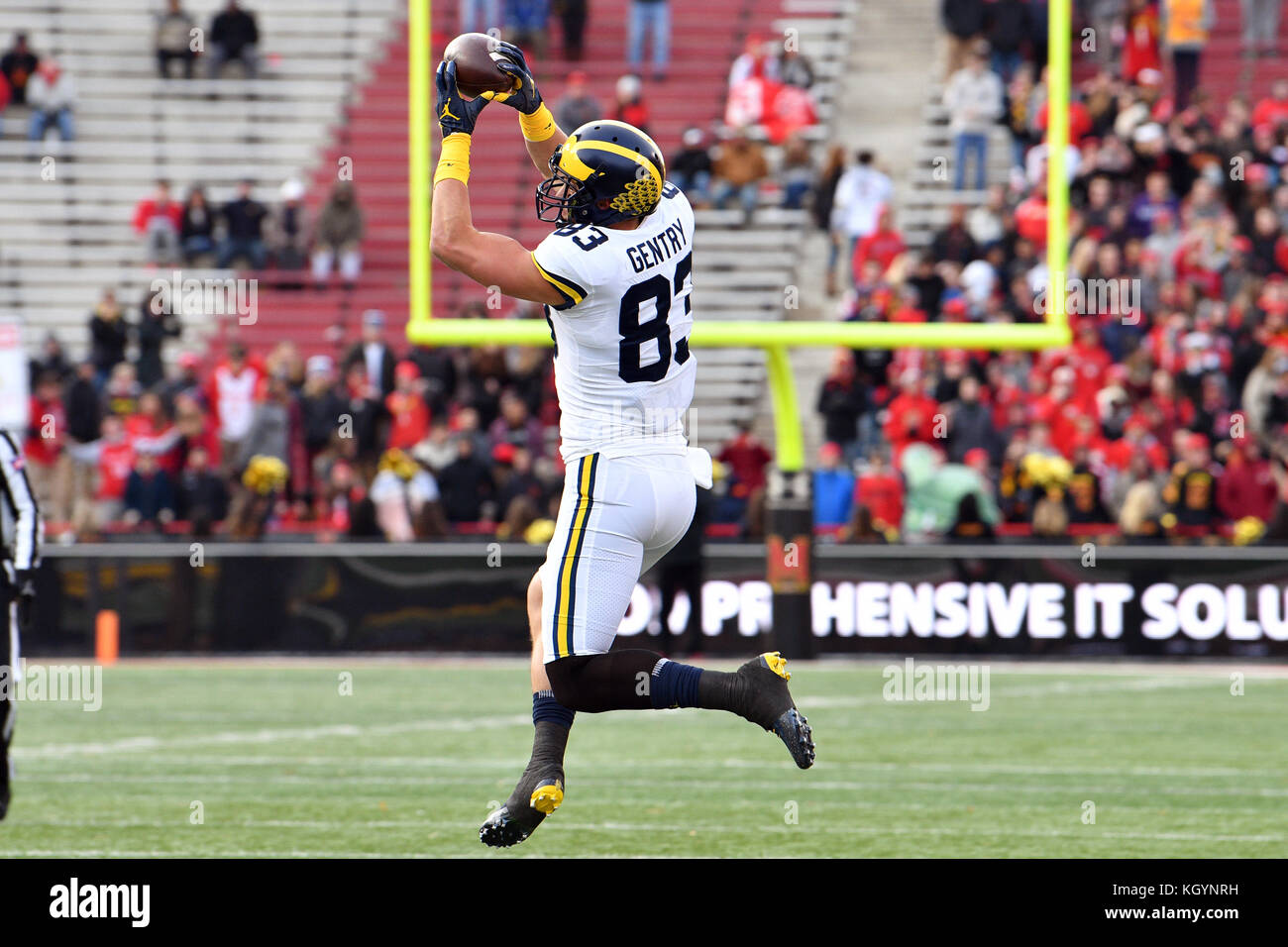 College Park, Maryland, USA. 11th Nov, 2017. Michigan Wolverines tight ...