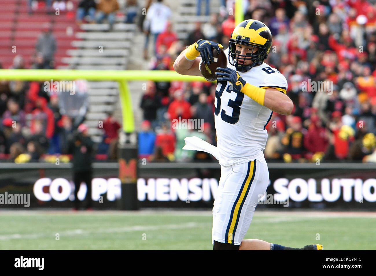 College Park, Maryland, USA. 11th Nov, 2017. Michigan Wolverines tight ...