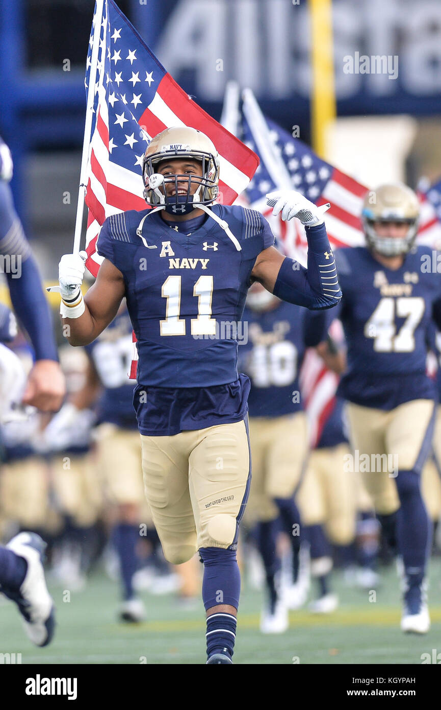 Annapolis, Maryland, USA. 11th Nov, 2017. JERRY THOMPSON (11) runs onto ...