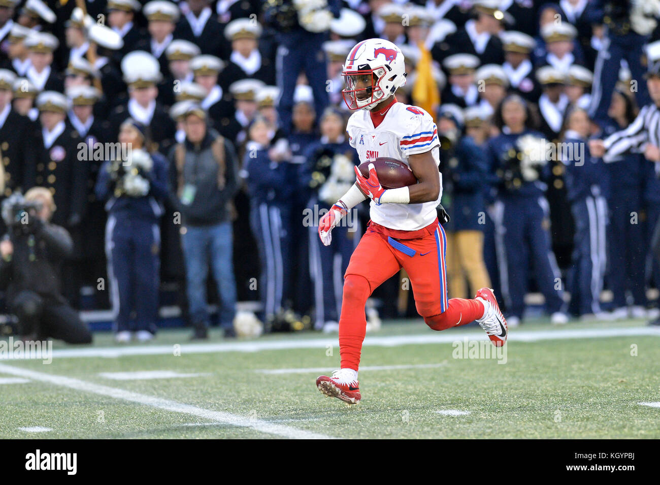 Annapolis, Maryland, USA. 11th Nov, 2017. BRAEDEN WEST (6) returns a ...
