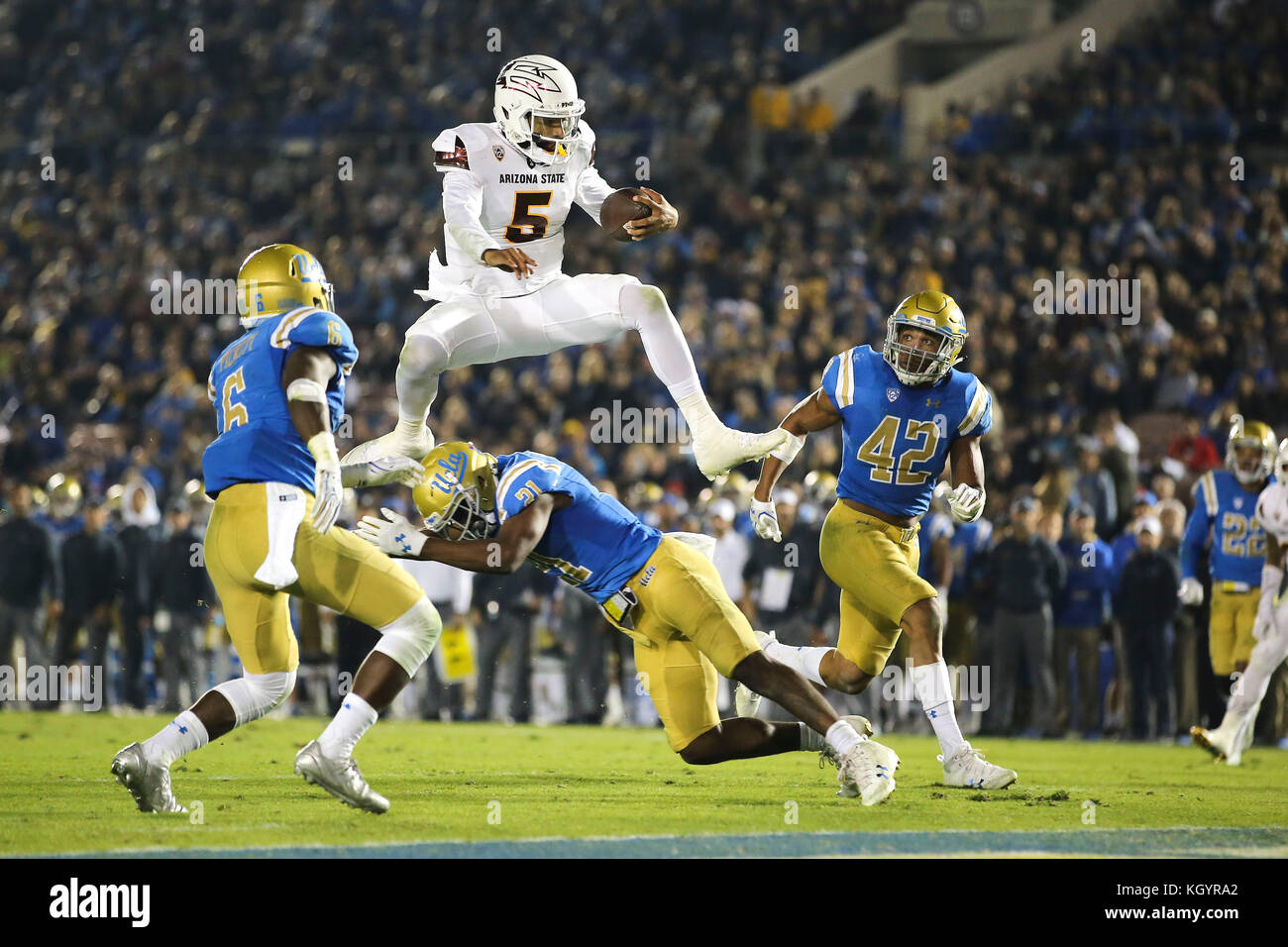 Pasadena, CA. 11th Nov, 2017. Arizona State Sun Devils quarterback ...