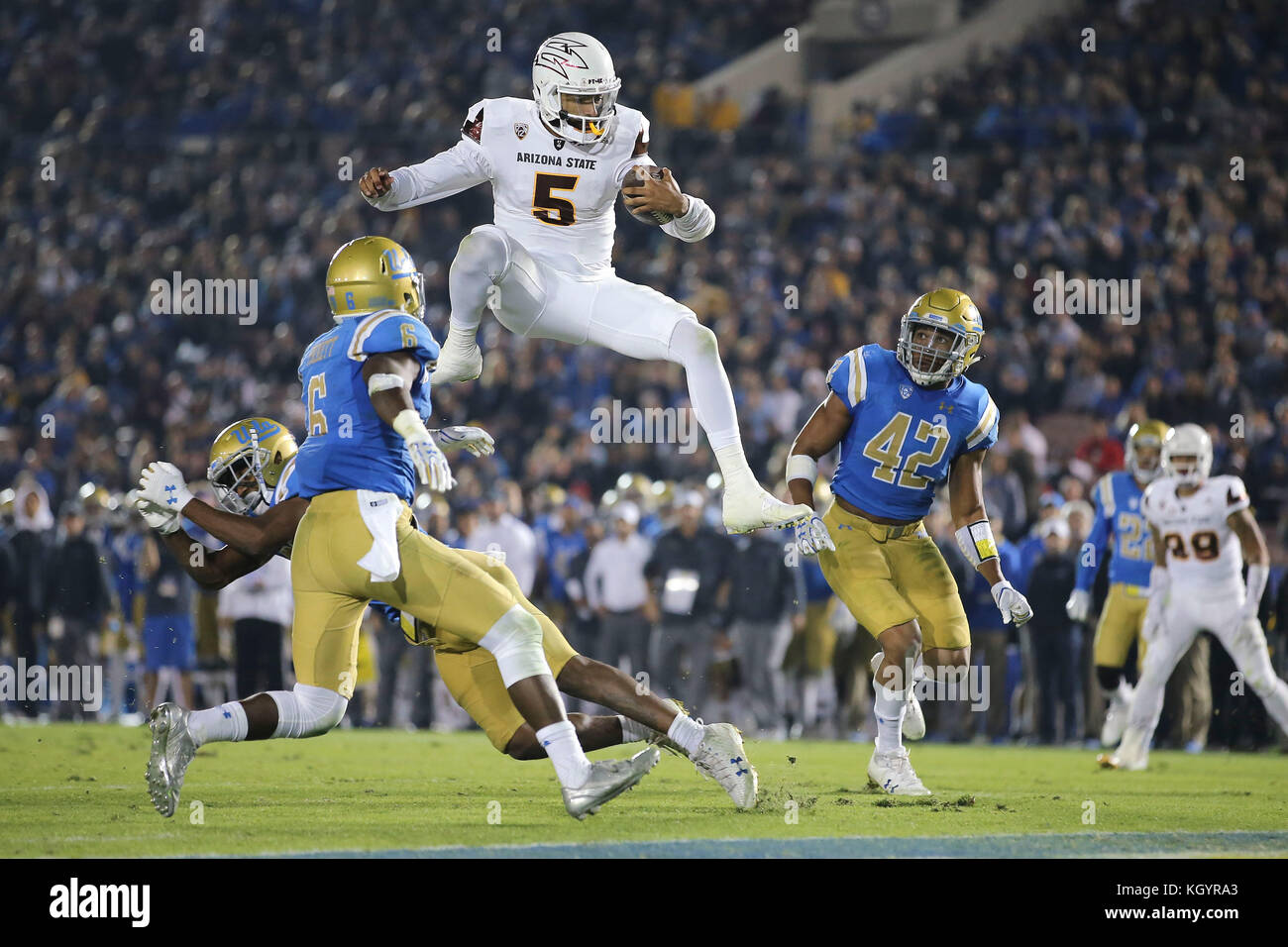 Pasadena, CA. 11th Nov, 2017. Arizona State Sun Devils quarterback ...