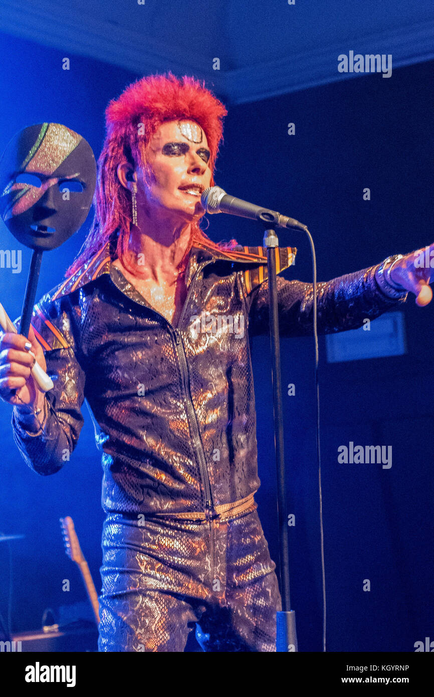 Absolute Bowie an amazing sounding Tribute band to the Man himself ...
