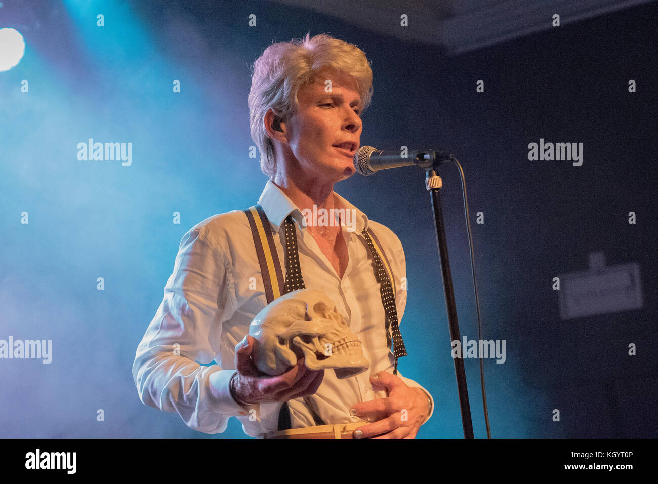 Absolute Bowie an amazing sounding Tribute band to the Man himself ...