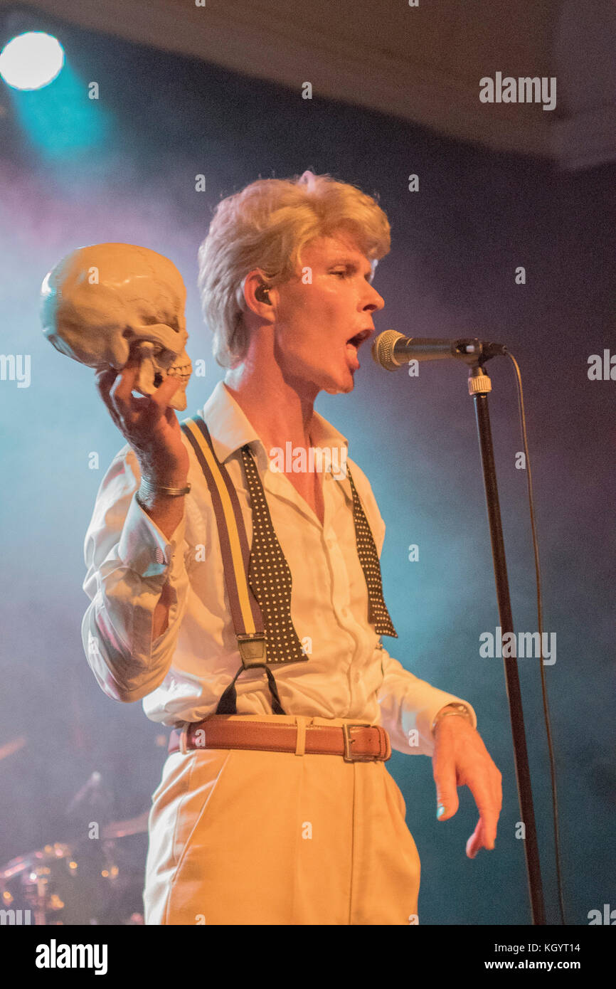 Absolute Bowie an amazing sounding Tribute band to the Man himself ...