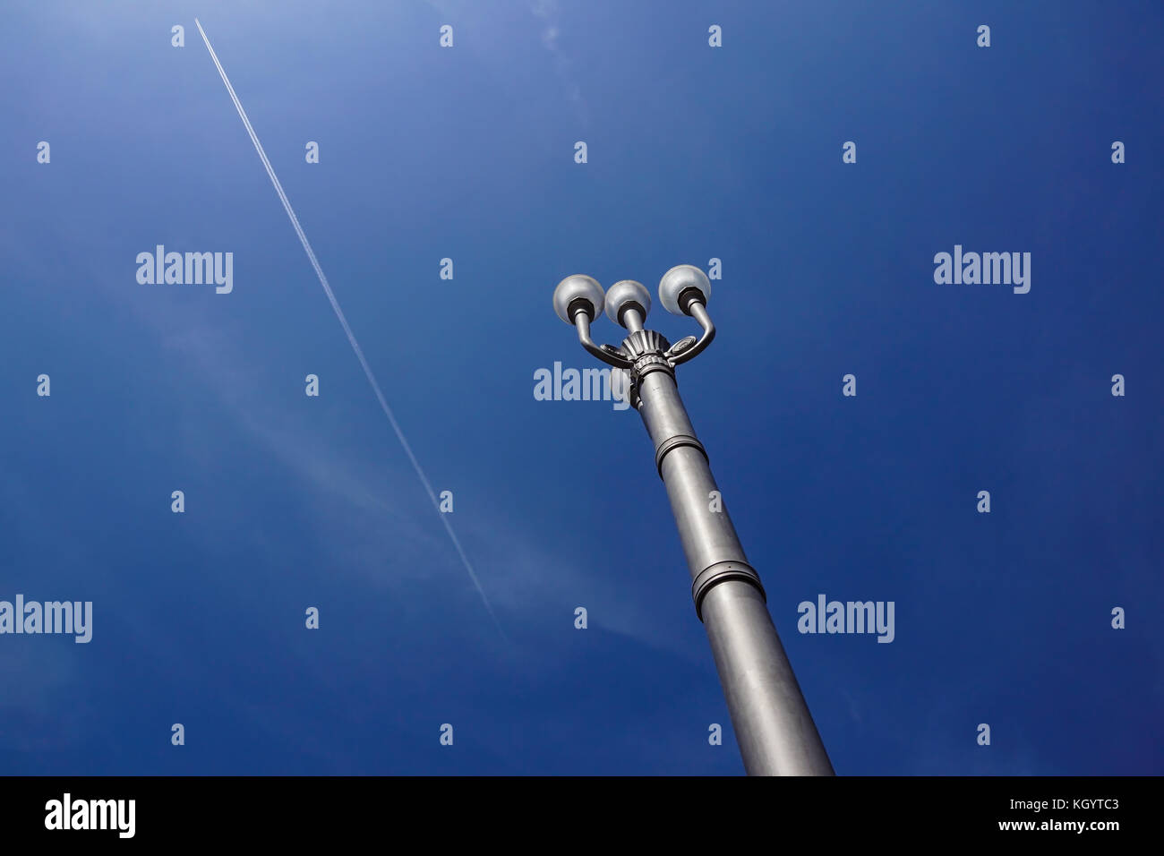Street lamppost blue sky hi-res stock photography and images - Alamy