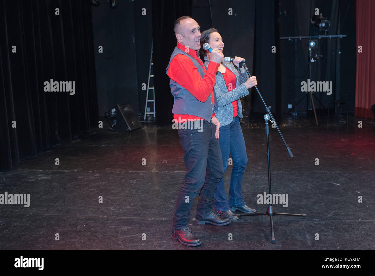 duo singing on the stage Stock Photo - Alamy